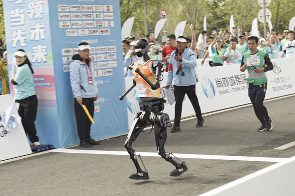 [Heralding Around the World] World’s First Robot Race in China